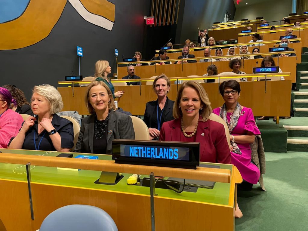 Prome Minister a dirigi un discurso den e debate general CSW 67 na ...