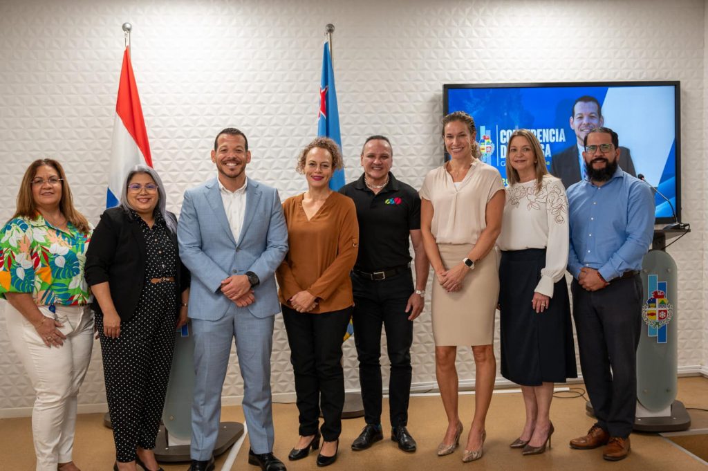 “Crisisdienst” y “kind en jeugd fact team” ta bay ta disponibel pa atende cu incidente cu ta ...