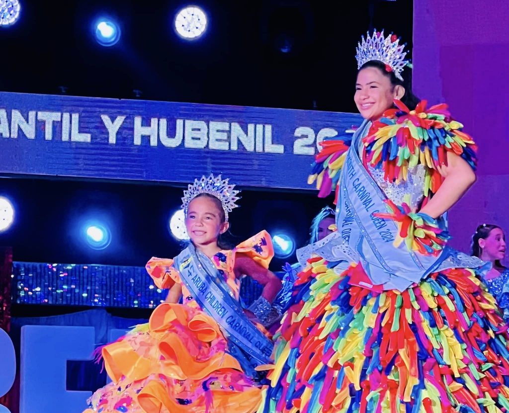 Xeena Dijhoff y Jaylienne Tromp di Districto di Noord eligi como Reina ...