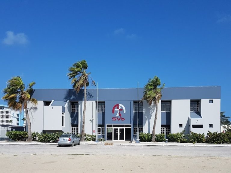 Parlamento a reuni cu SVB y AZV: No tin espacio den fondo di SVB pa ...