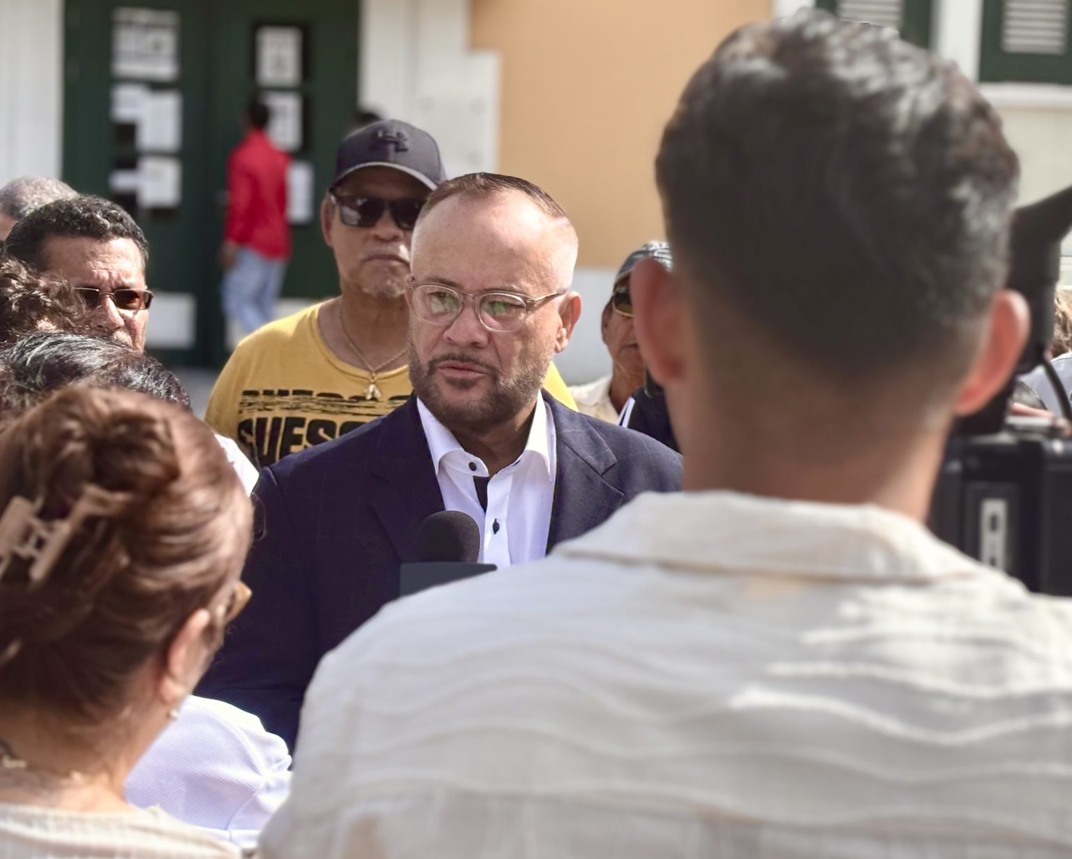 Mike de Meza a entrega otro caso sumario contra OM – Bon Dia Aruba ...