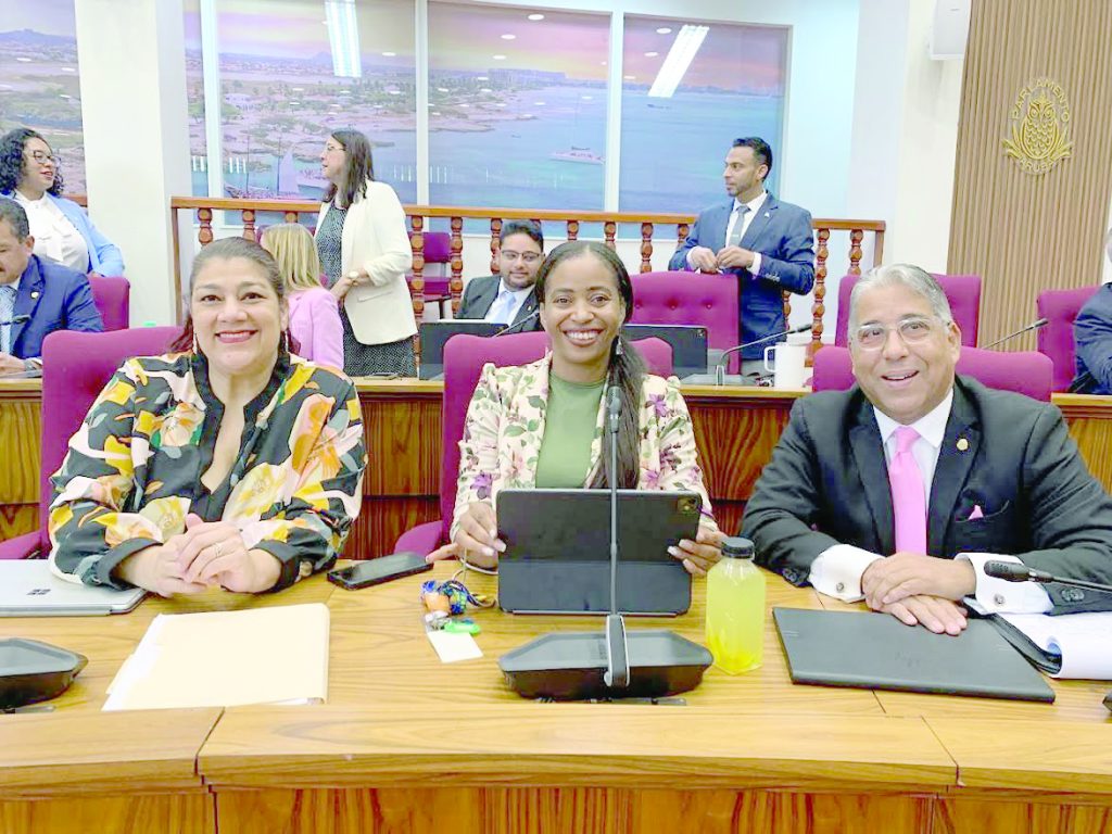 Parlamentario Gino Goeloe posiblemente reemplasa como lider di fraccion ...